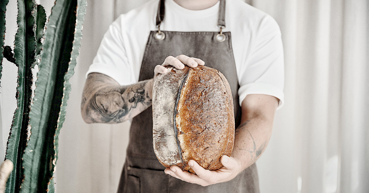 Déryné - Sea, salt, surf and slow bread.